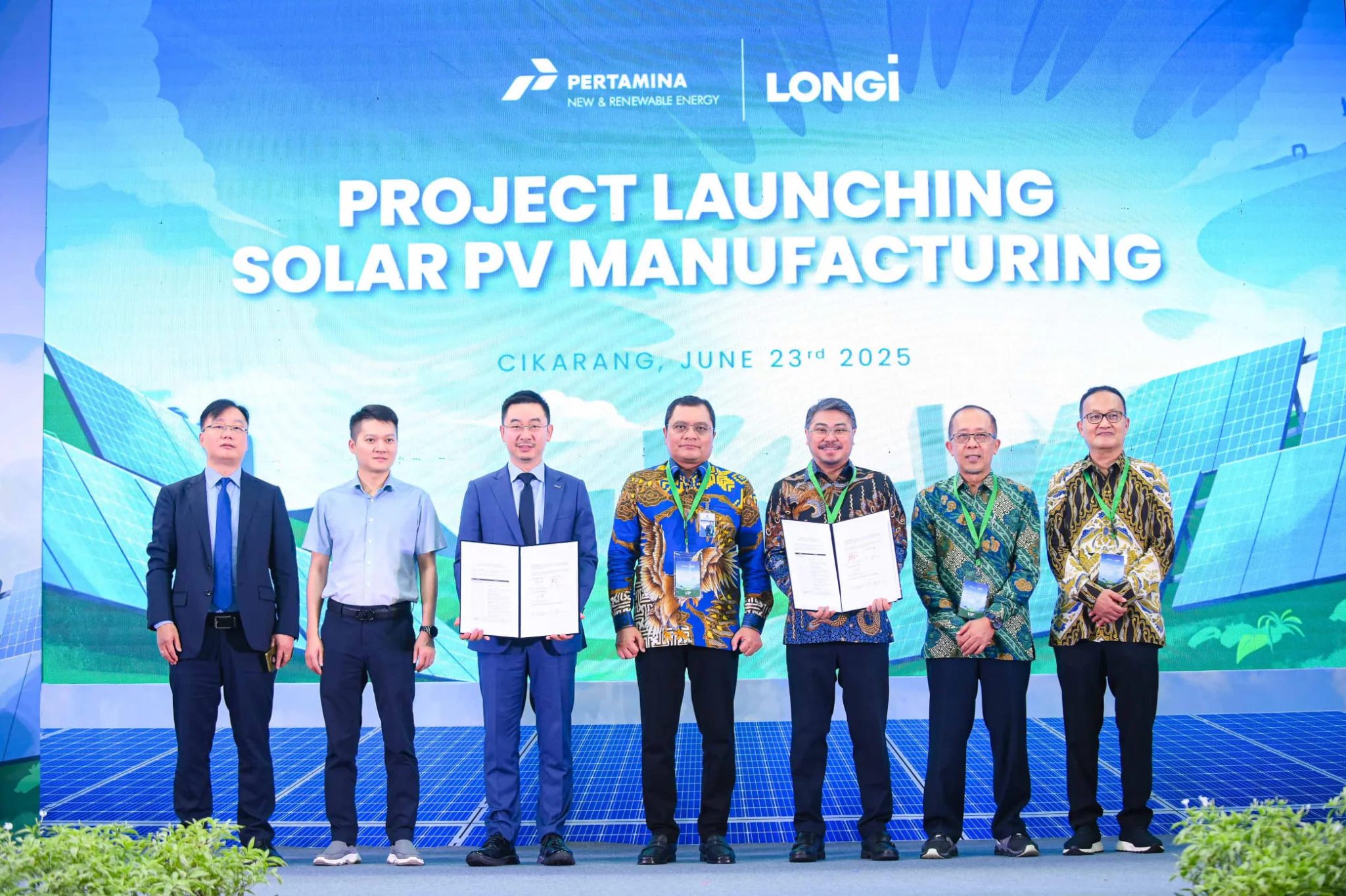Pertamina NRE Gandeng Raksasa China LONGi Bangun Pabrik Panel Surya Canggih di Indonesia - AbnNews