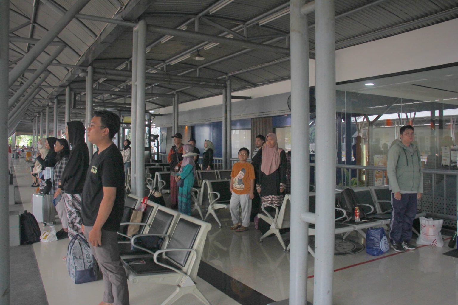 Bikin Merinding! KAI Daop 1 Jakarta Kumandangkan Indonesia Raya Tiap ...