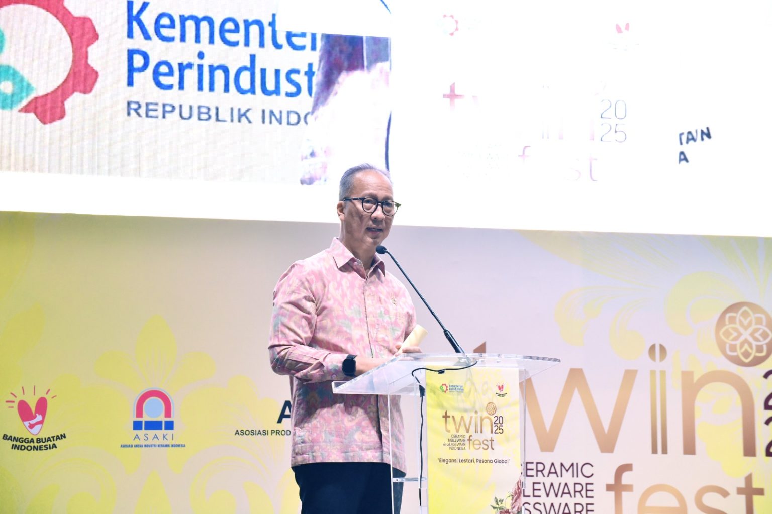 Banjir Impor Bikin Industri Keramik RI Terseok, Menperin: Ketua ASAKI Sampai Ngangguk Terus ...